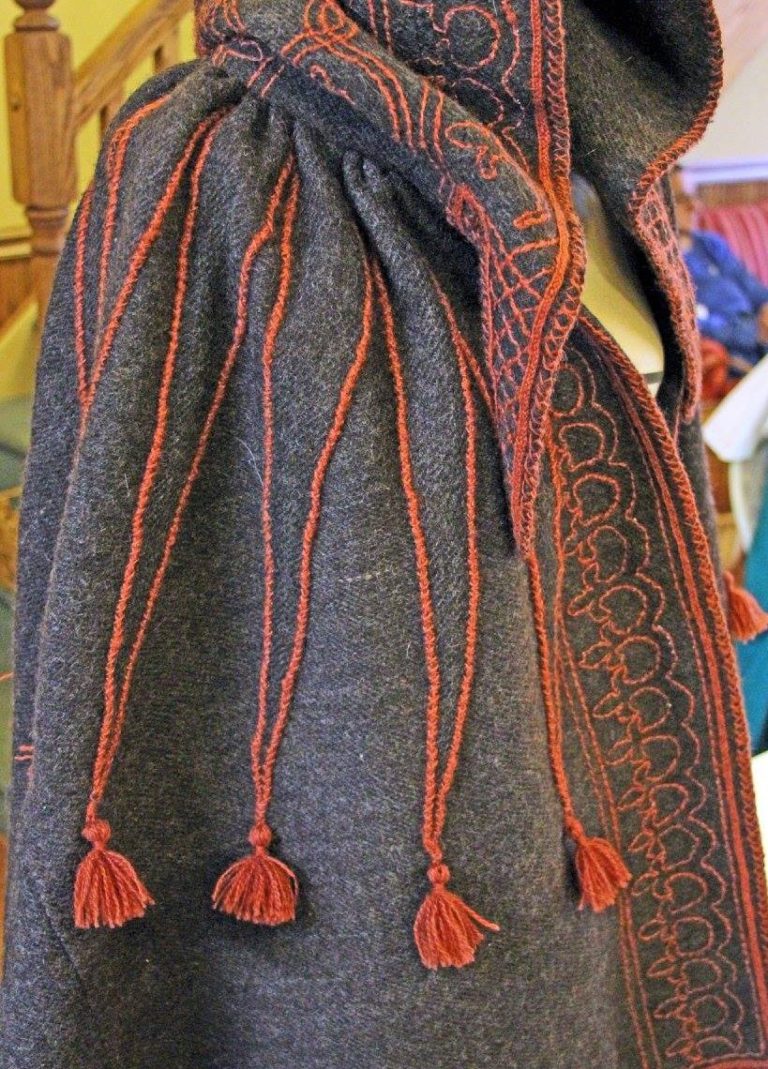 Arts & Sciences Research Paper #25: The tools of Elizabethan clothing ...